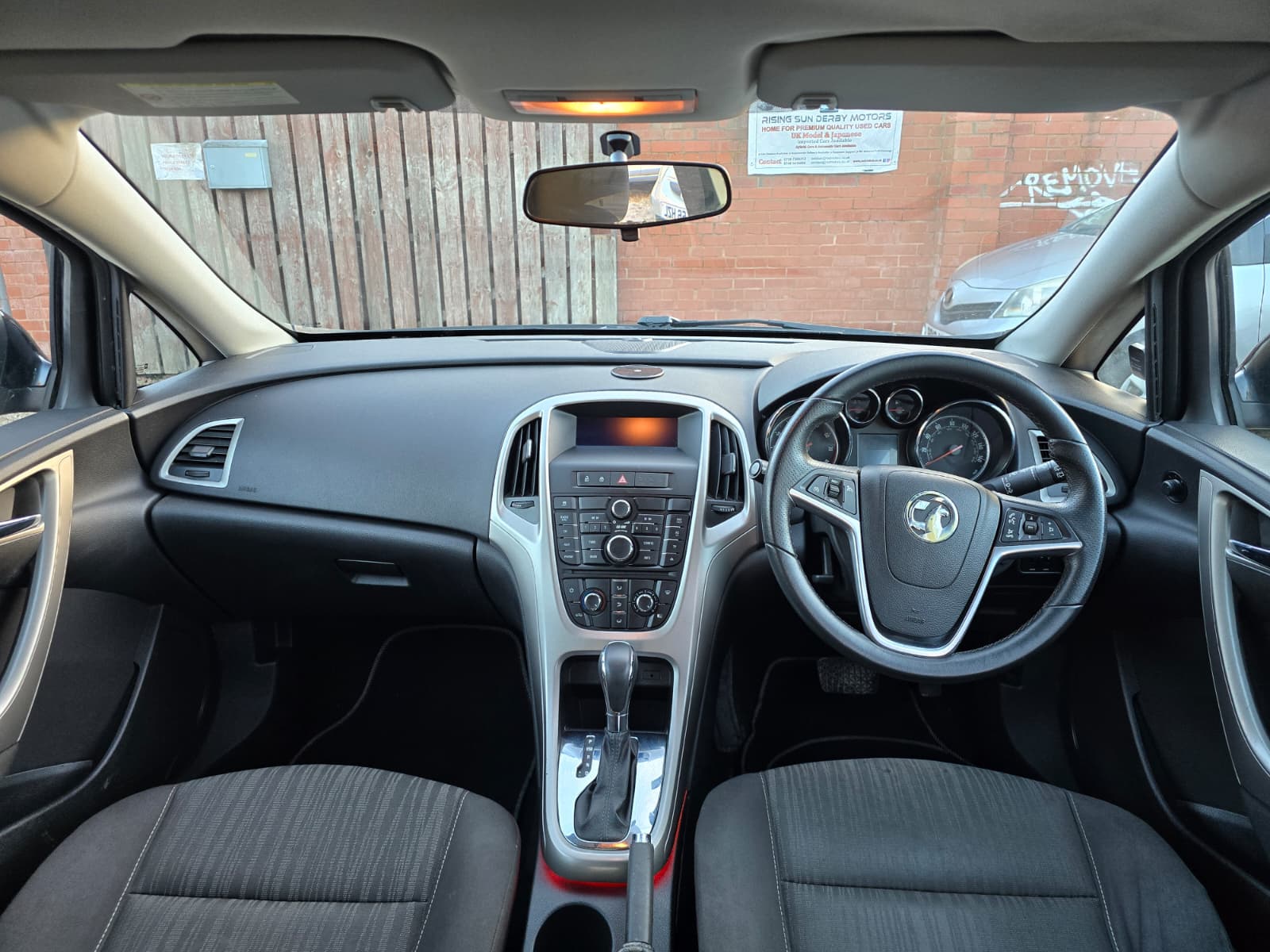 Automatic Vauxhall Astra 1.6 2010 16v Exclusiv Hatchback 5dr Petrol ...