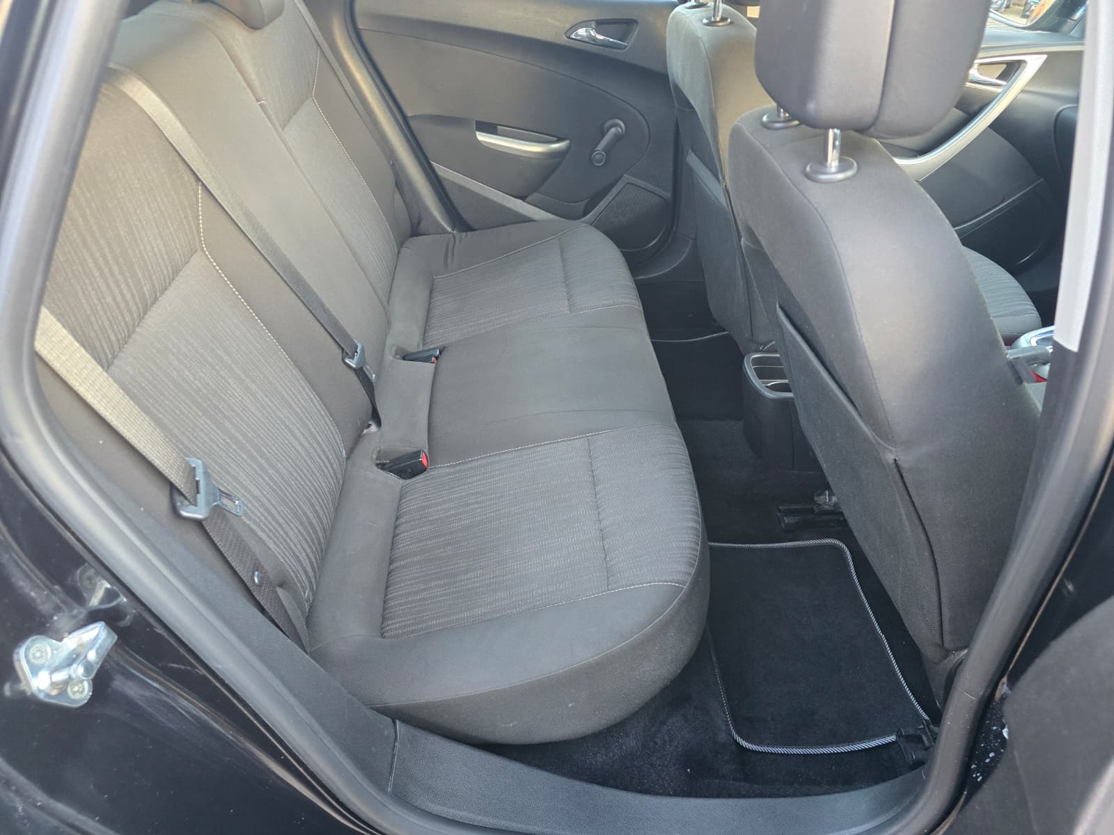 Automatic Vauxhall Astra 1.6 2010 16v Exclusiv Hatchback 5dr Petrol ...